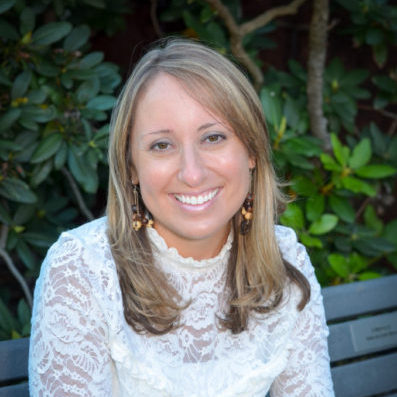 The Tea Chest with Heidi Chiavaroli q&a – Faithfully Bookish